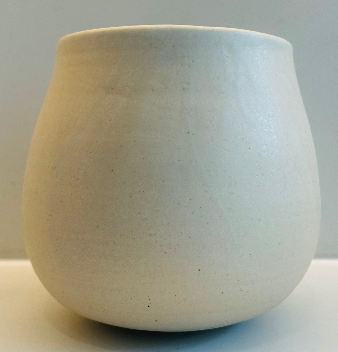 Contemporary Ceramic White Glazed Rim Pottery Vase – retro living uk